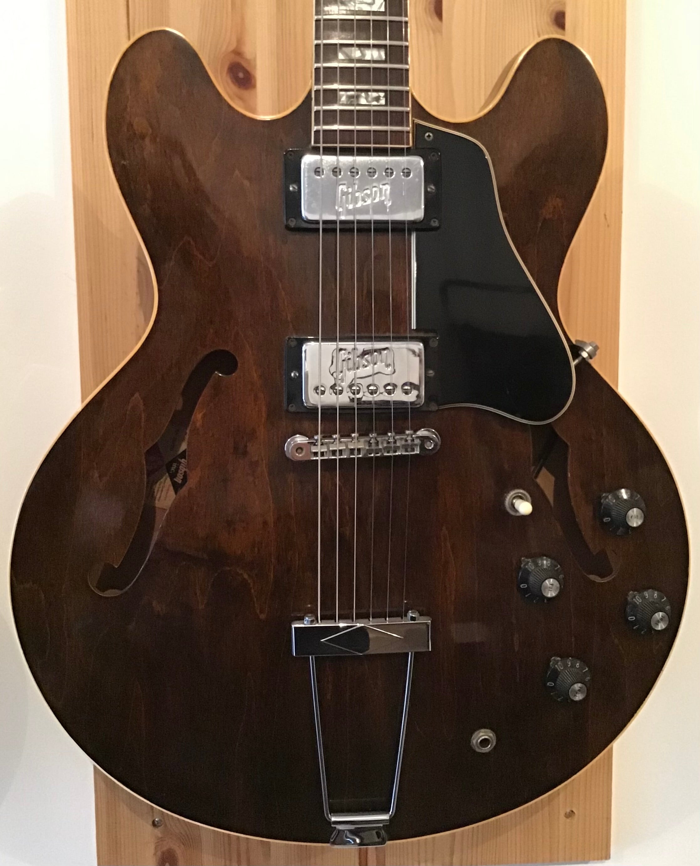Gibson ES-335 Walnut w Hard Case S/H – Listers Guitars