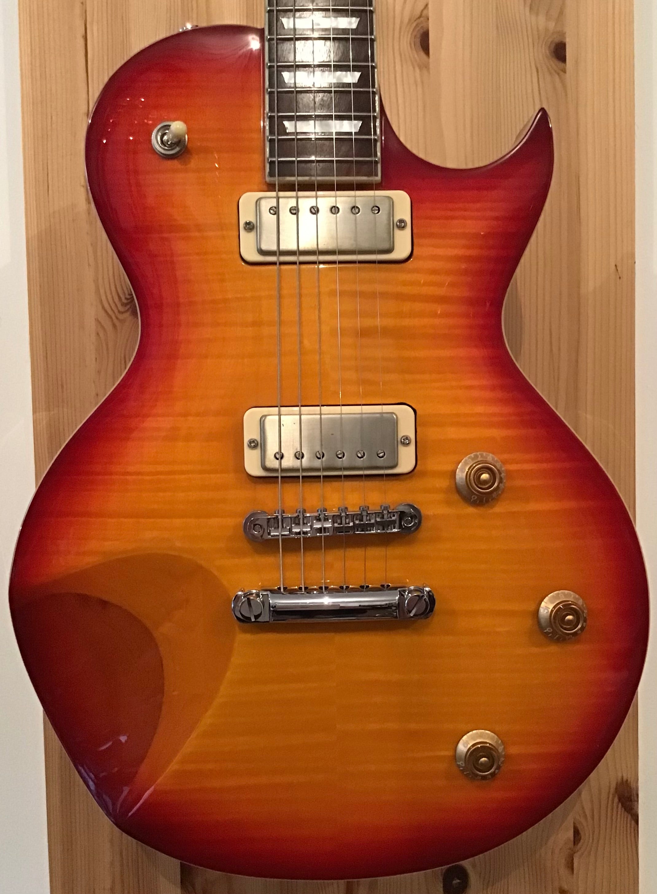 FRET KING BLACK LABEL ECLAT CUSTOM CHERRY SUNBURST – Listers Guitars